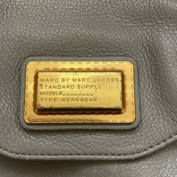 Marc By Marc Jacobs | Bags | Marc By Marc Jacobs Grey Leather Small ...